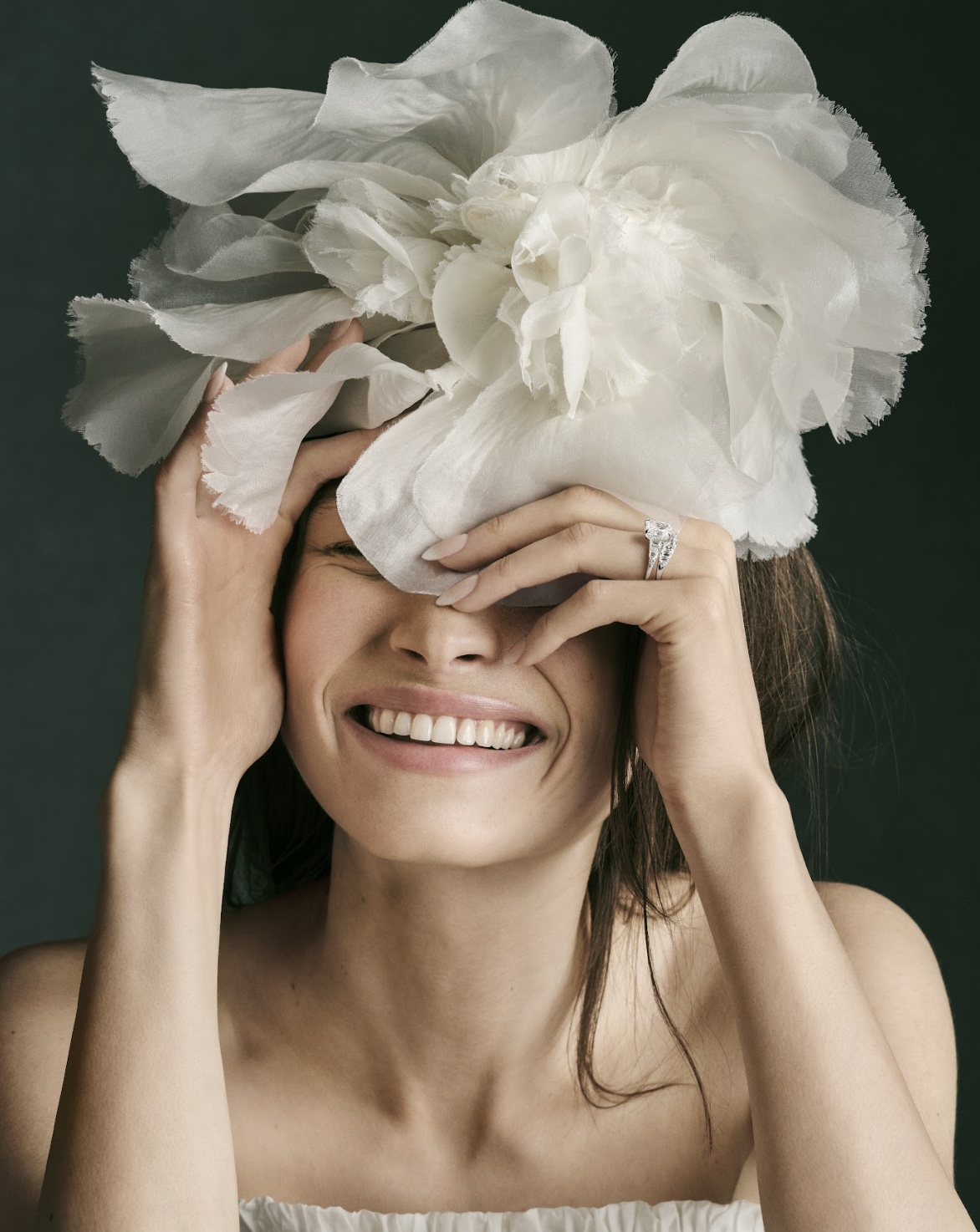 Vera Wang Engagement Rings: A Modern Love Story in Every Detail